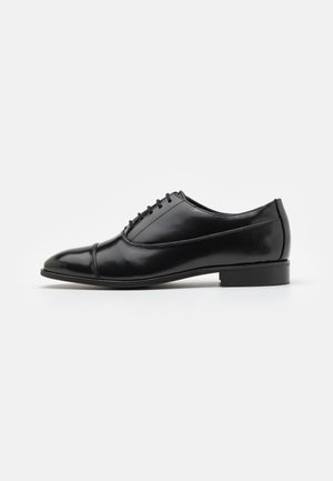 Next SIGNATURE OXFORD TOE CAP STANDARD - Business sko - black/sort ...