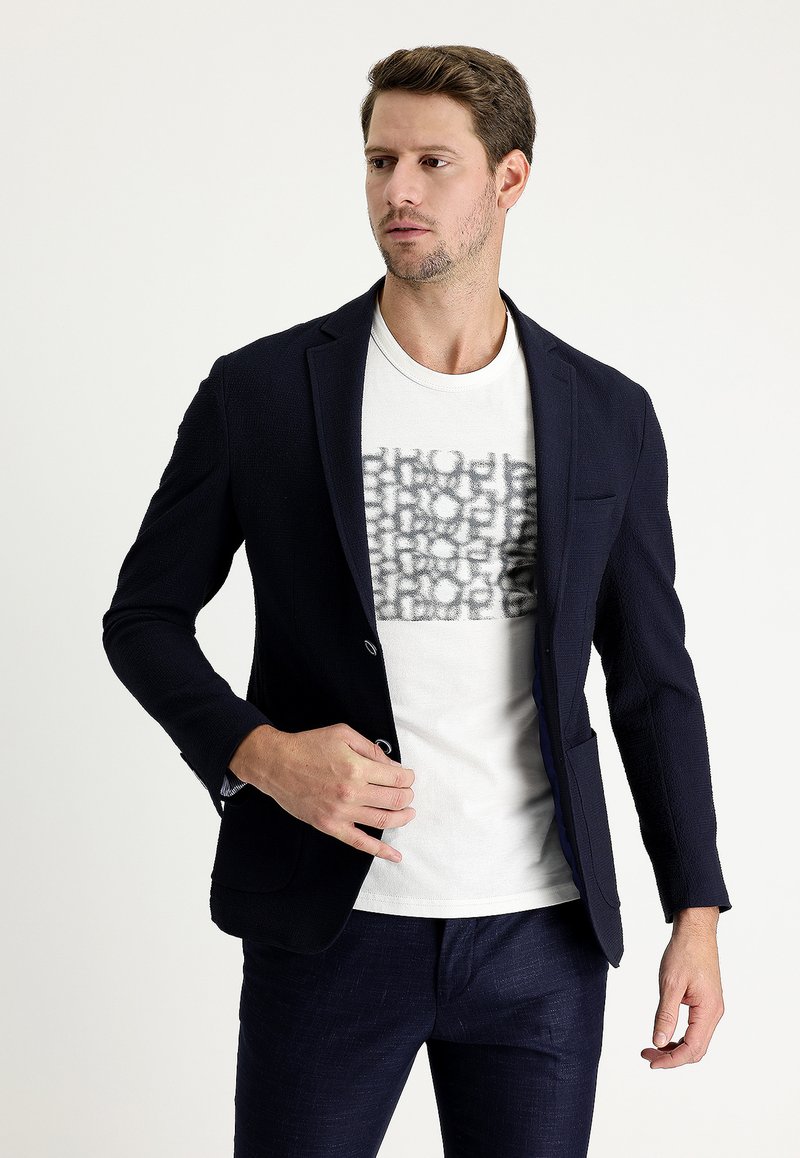 Kigili BLAZERJACKE SUPER SLIM FIT - Blazer jacket - Medium Navy Blue ...