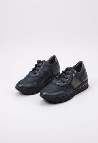 Fluchos F1624 - Baskets basses - blue/bleu marine - ZALANDO.FR