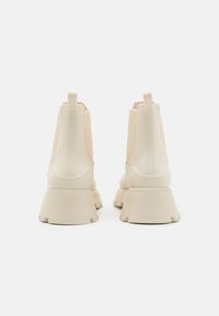 Rubi Shoes by Cotton On RIVER BOOT - Gummistiefel - ecru/schwarz ...