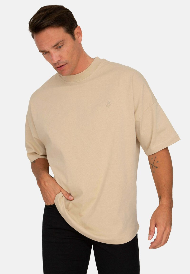 Jacey Quinn OVERSIZE T-SHIRT - T-shirt basic - sand beige/sabbia ...
