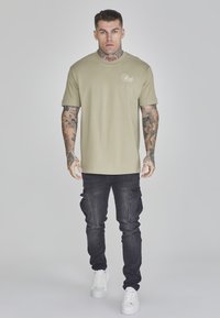 SIKSILK GRAPHIC - T-Shirt print - khaki - Zalando.de