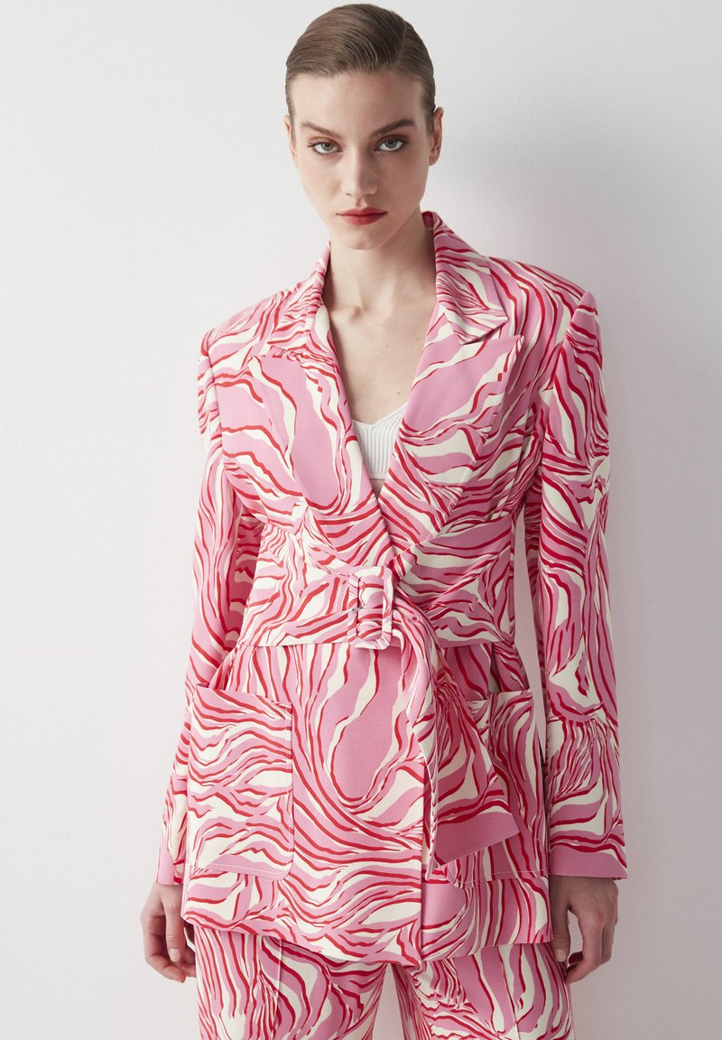 Ipekyol REGULAR FIT PATTERNED WITH FIXED BELT ACCESSORY - Halflange jas ...