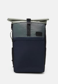 Doughnut JETPACK GO WILD SERIES ROLLTOP BACKPACK UNISEX - Rucksack ...