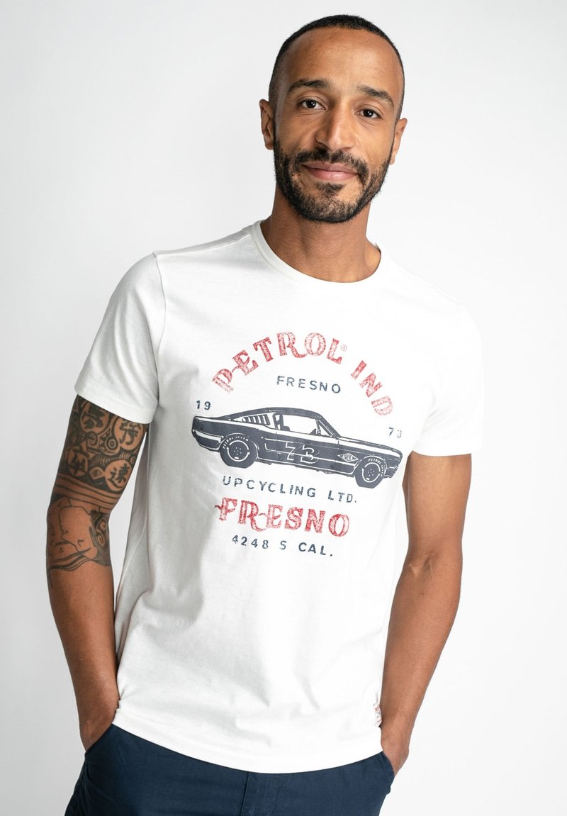 Petrol Industries ARTWORK - T-Shirt print - chalk white/weiß - Zalando.de