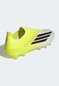 adidas Performance F50 ELITE LACELESS - Jalkapallokengät kiinteälle ...