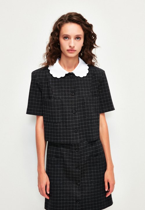adL GARNISHED WITH POCKET FLAP - Robe chemise - printed black/noir ...