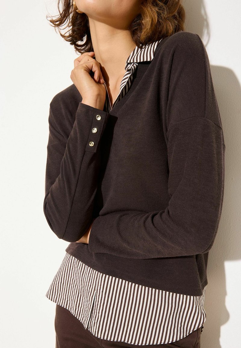 Friends Like These REGULAR FIT - 2 IN1 BUTTON SHOULDER POPLIN ...
