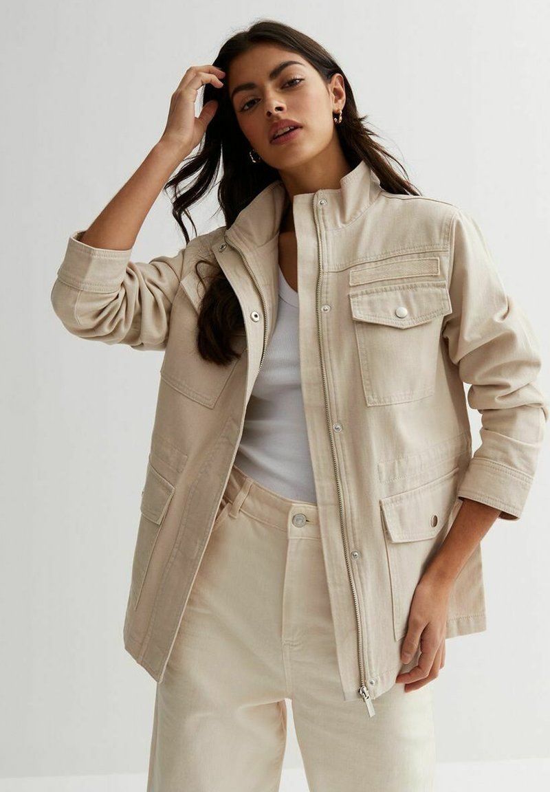 New Look HIGH NECK POCKET FRONT - Lichte jas - stone/graniet - Zalando.be