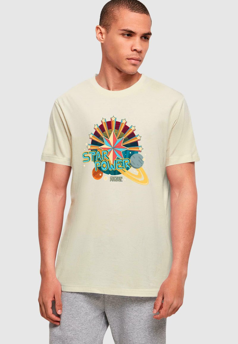 ABSOLUTE CULT CAPTAIN MARVEL MOVIE STAR POWER - Print T-shirt - sand ...
