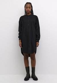 Lounge Nine CHERVIN - Abito a camicia - tap shoe/nero - Zalando.it