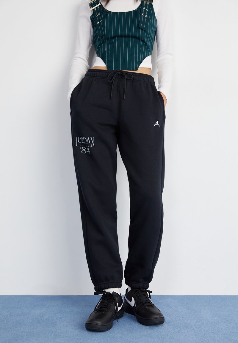 Jordan PANT - Jogginghose - black/legend sand/schwarz - Zalando.ch