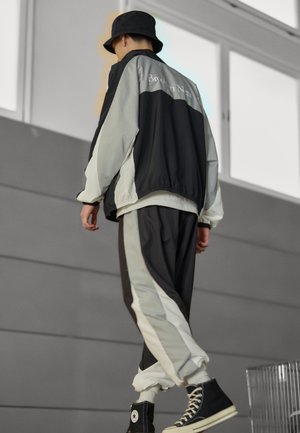 Champion NEW YORK YANKEES TRACKSUIT - Survêtement - black/white/noir ...