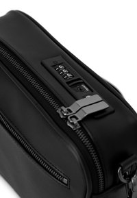 Black Bananas VAULT - Schoudertas - black/zwart - Zalando.nl