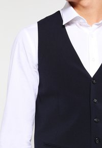 Lindbergh Chaleco de traje - dark blue/azul marino - (Segunda mano ...