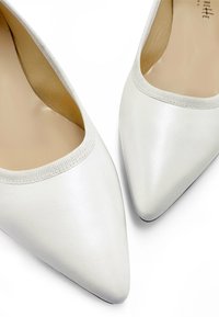 Ballerette CAMPO MARZIO PEARL - Klassischer Ballerina - white/weiß ...