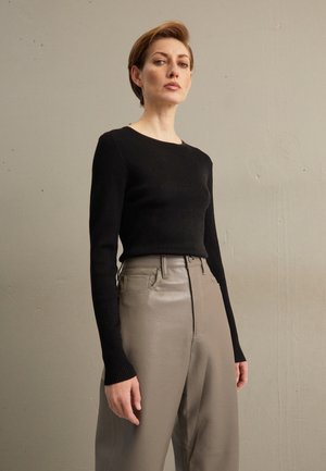 Cache Cache ENG ANLIEGENDER - Jersey de punto - noir/negro - Zalando.es