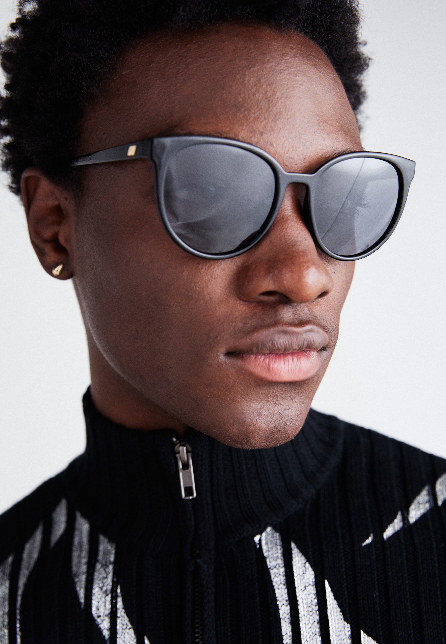 Le specs armada store