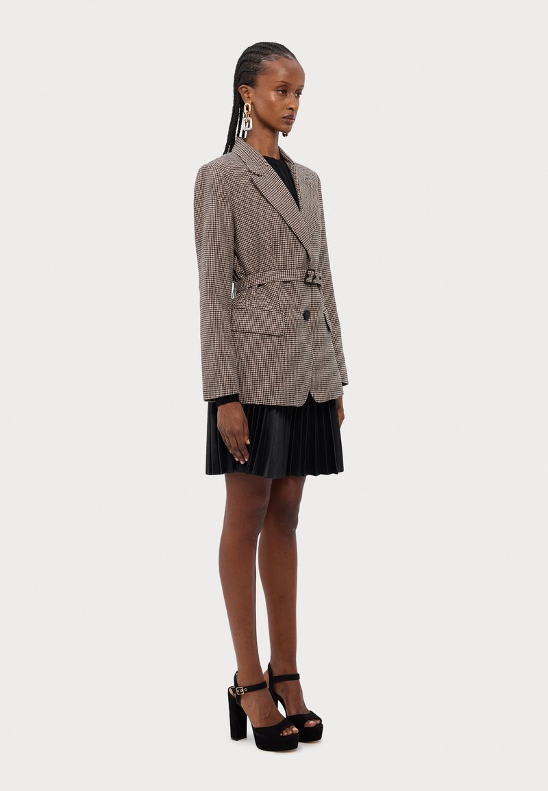 Armani Exchange GIACCA - Blazer - mini milk/liq/black/marrón - Zalando.es