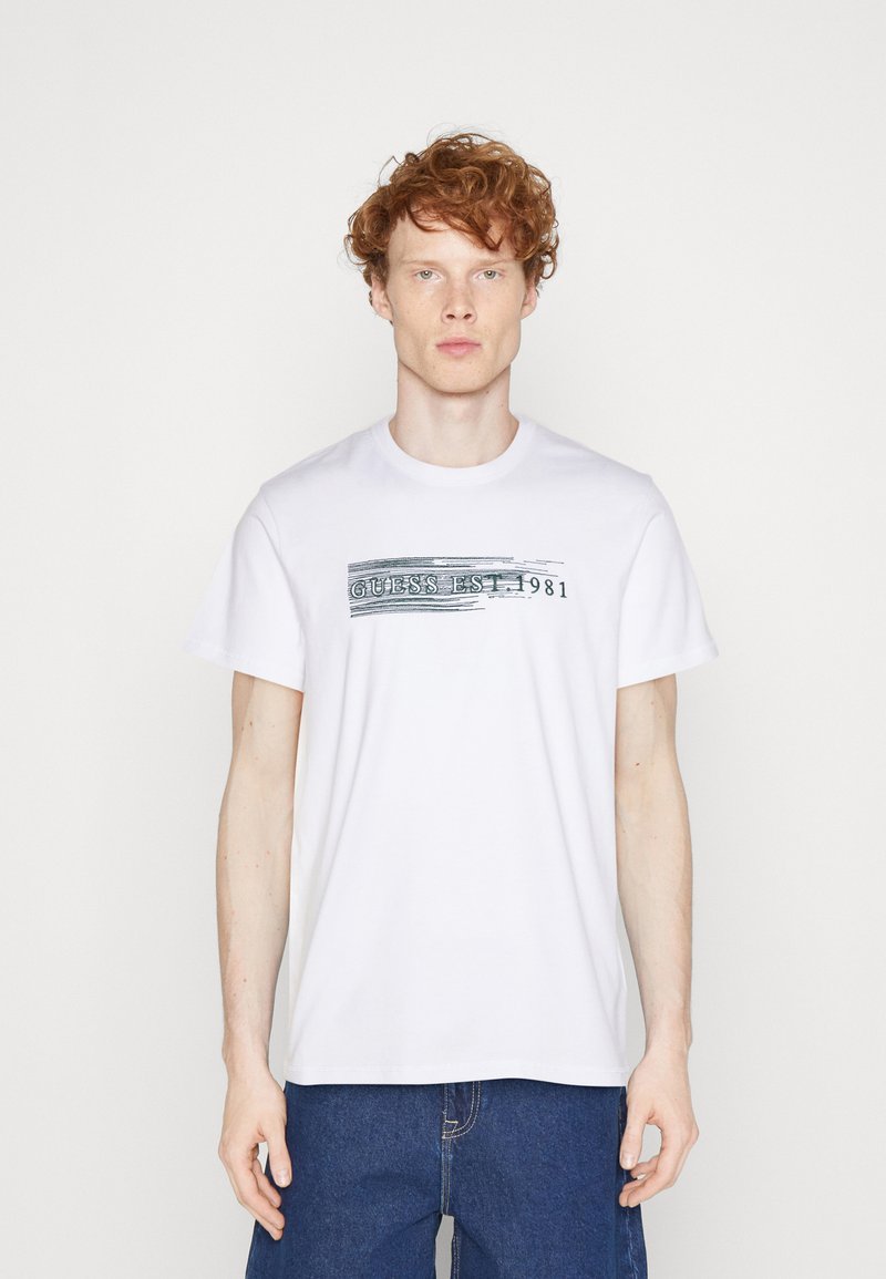 Guess SS CN SHADED LOGO TEE - T-Shirt print - pure white/weiß - Zalando.ch