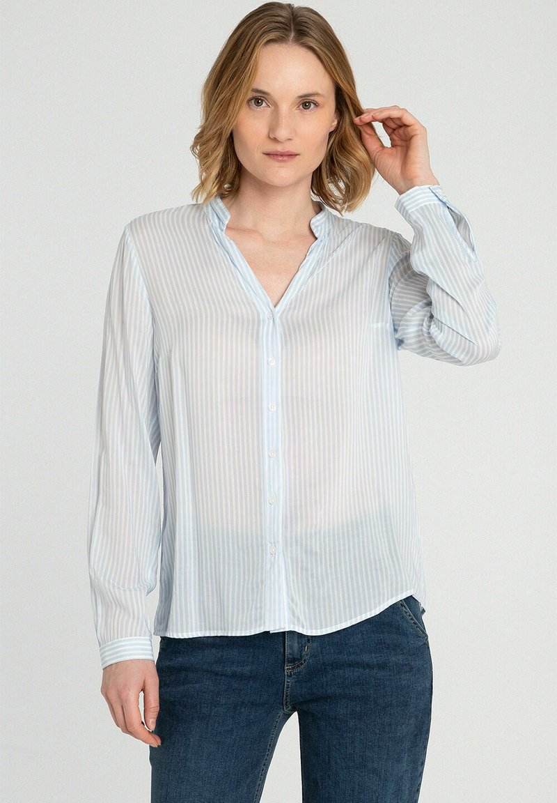 More & More FLIEÃ ENDE STREIFEN - Hemdbluse - hellblau - Zalando.de