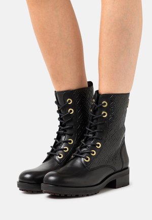 Tommy Hilfiger BUCKLE LACE UP BOOT - Schnürstiefelette - black/schwarz - Zalando.at