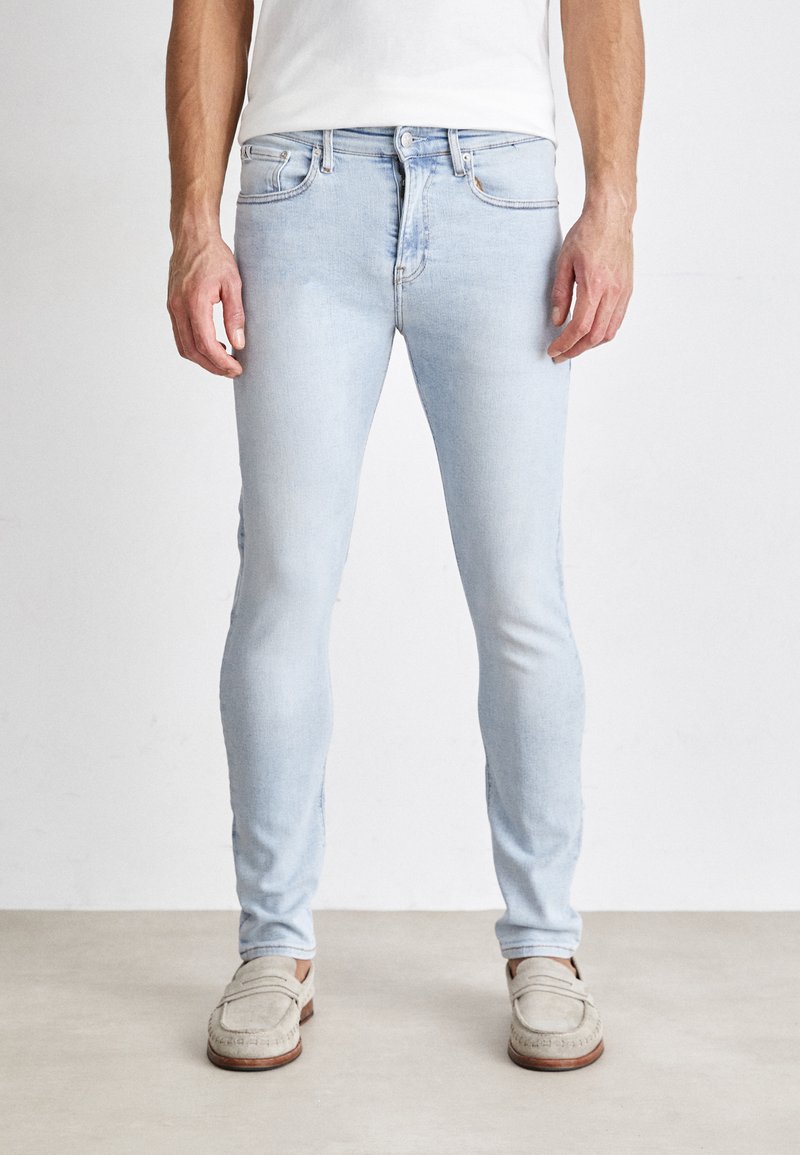 Calvin Klein Jeans Vaqueros pitillo - denim light/azul claro - Zalando.es