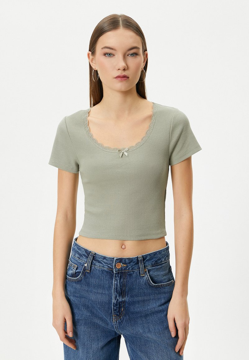 Koton U NECK BASIC CROP SHORT SLEEVE - T-Shirt print - khaki - Zalando.de
