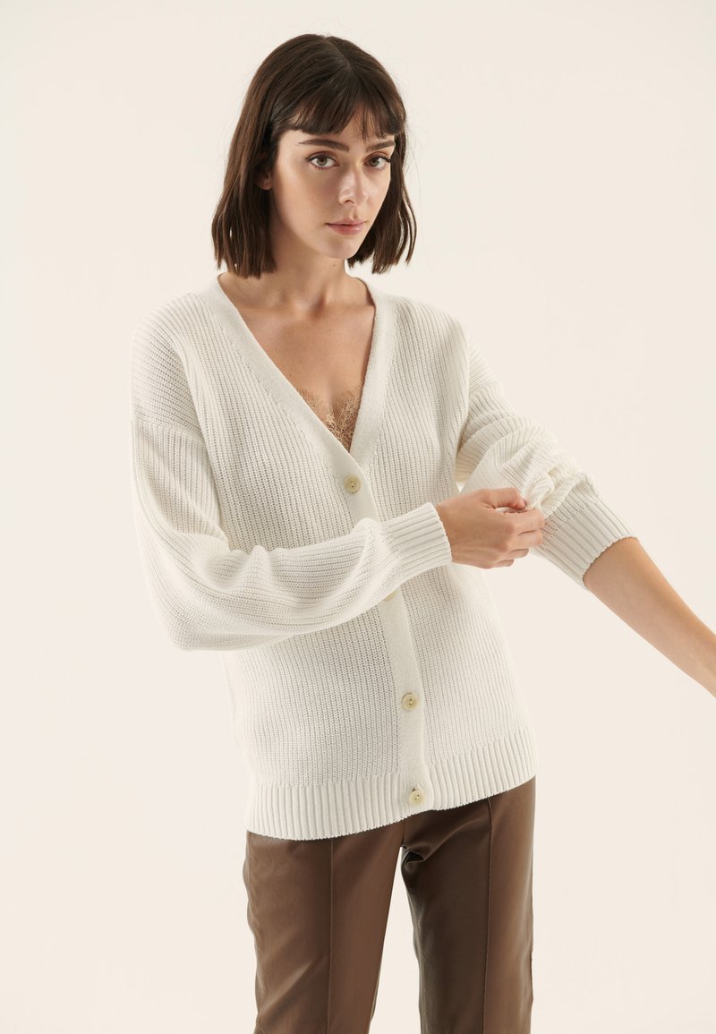 Anna Field Cardigan - off-white/avorio - Zalando.it