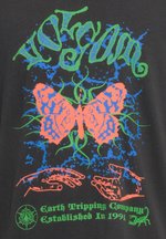 Volcom DIABOLICAL INHERITANCE SST - Trükipildiga T-särk - stealth/must ...