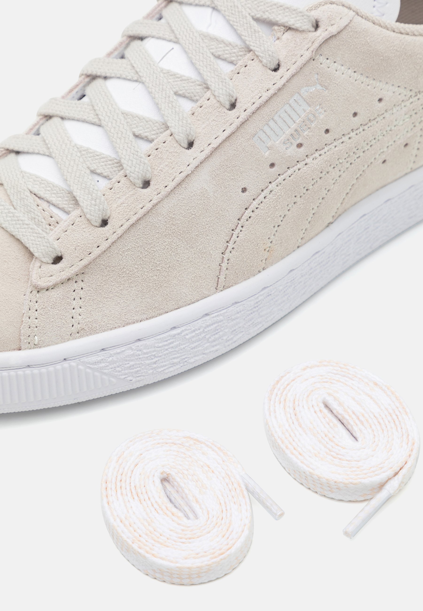 Puma SUEDE CLASSIC UNISEX Trainers desert dust white beige Zalando