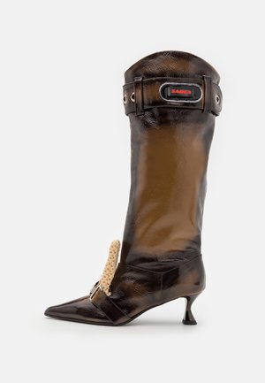 GCDS MORSO BOOTS - Laarzen met hoge hak - cradle pink/donkerroze ...