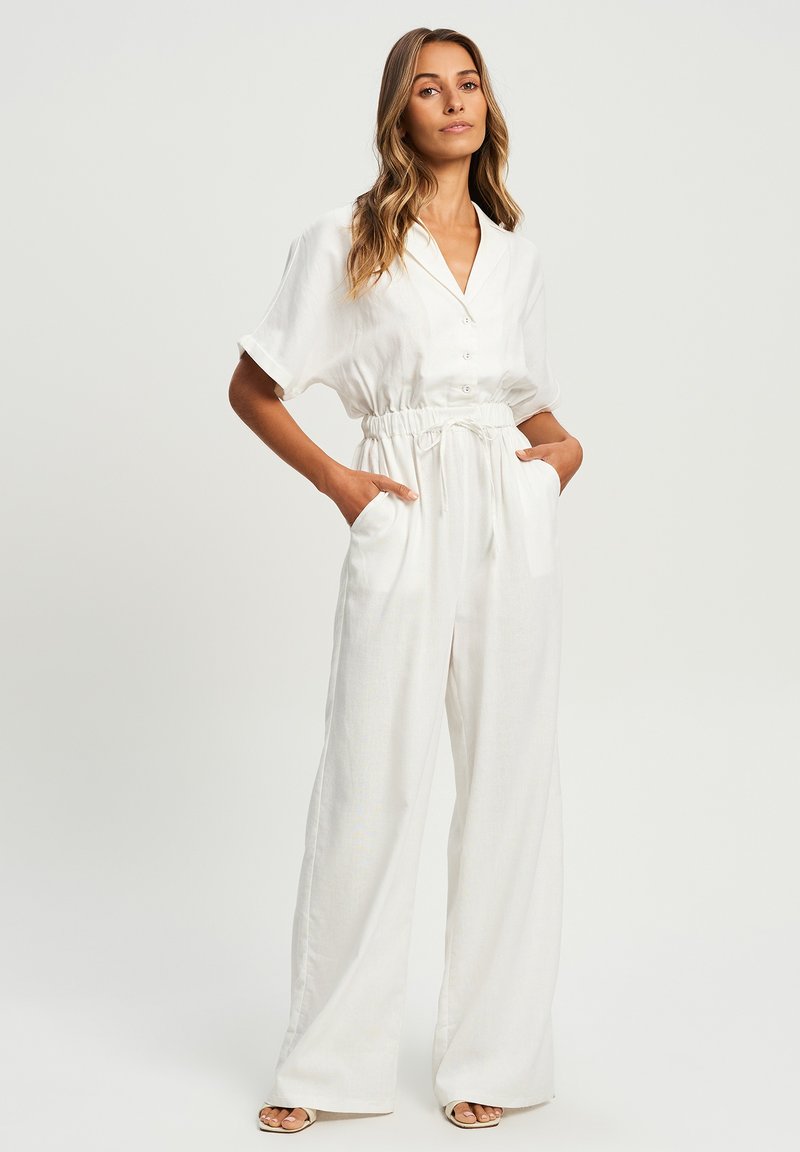 Weisser Jumpsuit