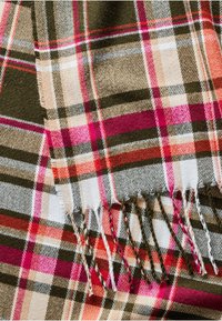 camel active SOFTER WEB MIT KARIERTEM MUSTER - Schal - pine olive/oliv ...