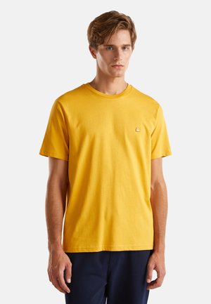 TOM TAILOR MIT STARKER WASCHUNG - T-Shirt basic - washed out orange ...