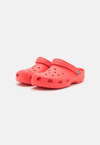 Crocs CLASSIC UNISEX - Clogs - neon watermelon/koralle - Zalando.de