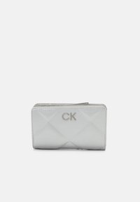 Calvin Klein LOCK QUILT BIFOLD - Monedero - silver-coloured/plateado ...