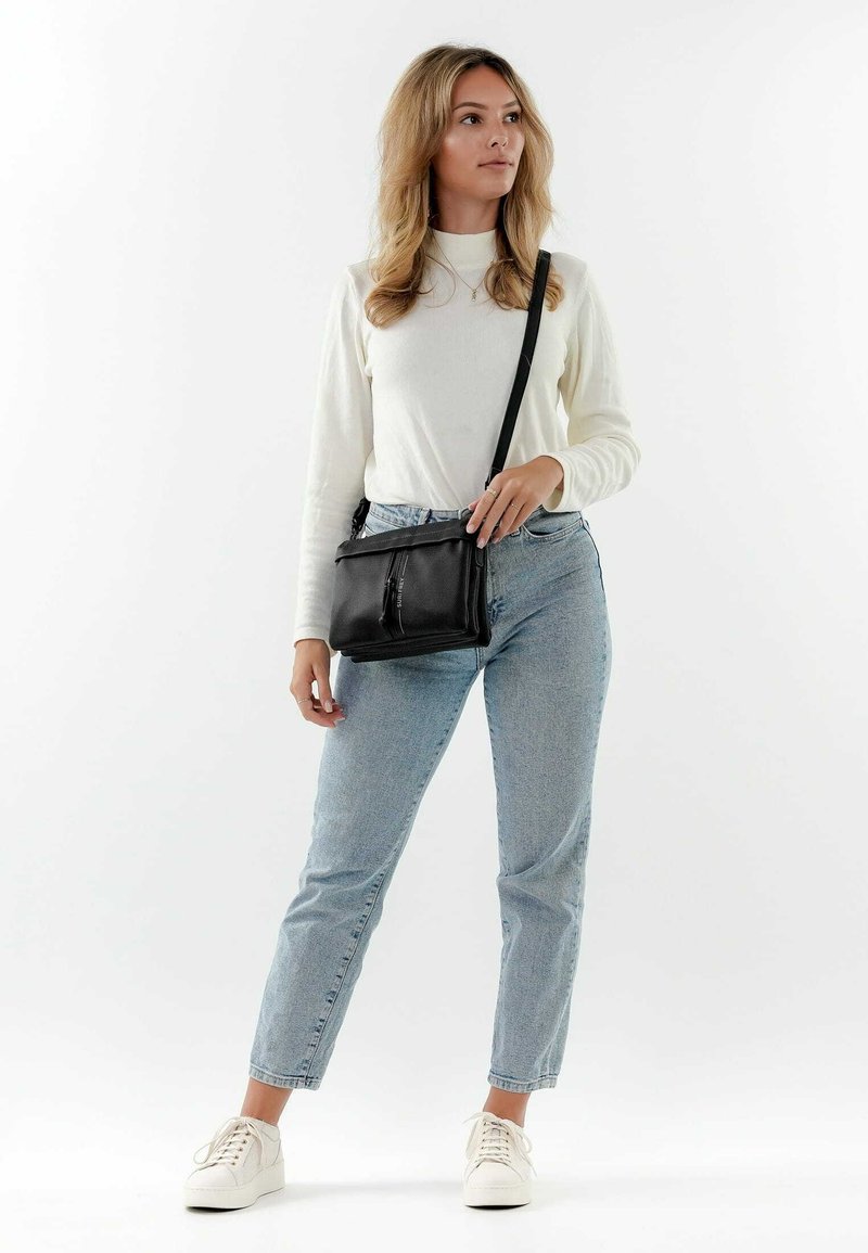 SURI FREY SFY CINDY - Ülerinna-kott - black/must - Zalando.ee