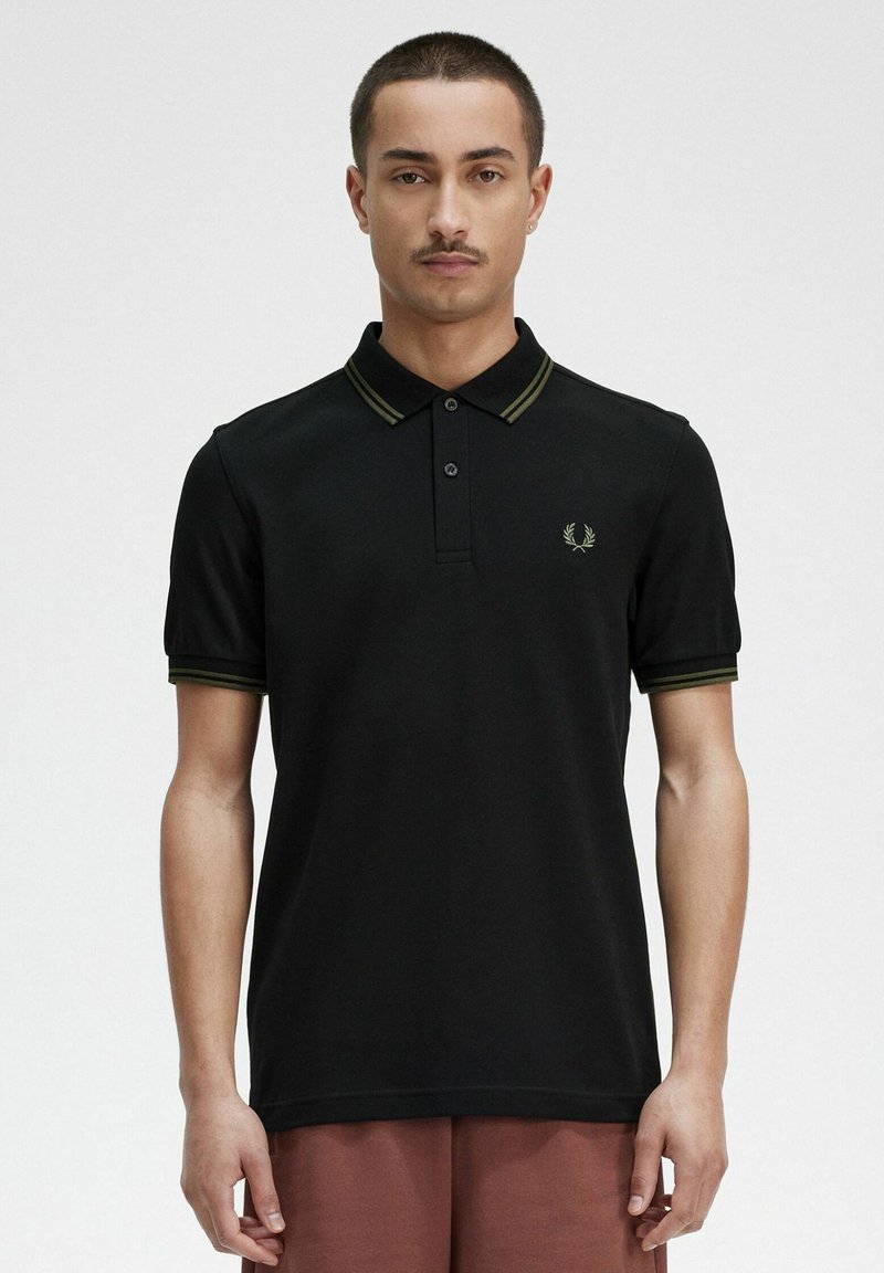 Fred Perry TWIN TIPPED - Piké - verde campo/svart - Zalando.se
