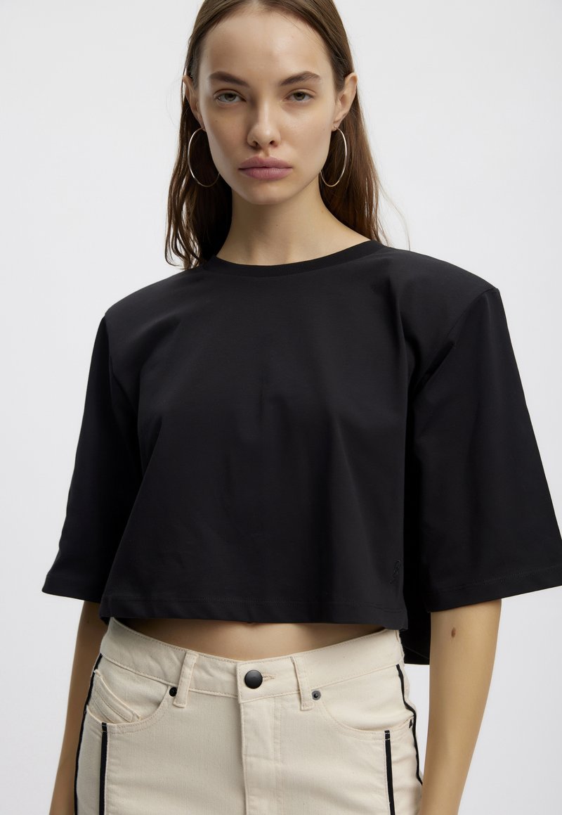 Gestuz JORYGZ CROPPED TEE - Basic T-shirt - black - Zalando.ie
