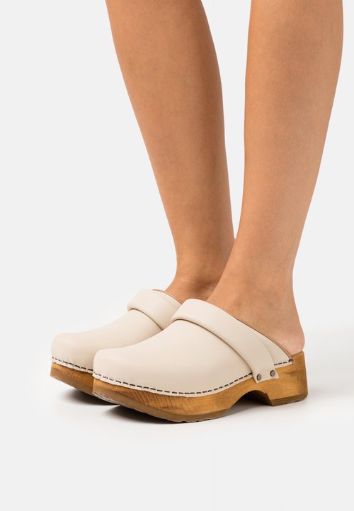 Sanita VEGOR OPEN - Clogs - burned orange/orange - Zalando.ch