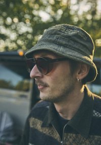 CHPO RICKARD UNISEX - Sunglasses - coffee/brown gradient/dark brown ...