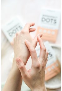 Breakoutaid EMERGENCY DOTS FOR SPOTS AND BLEMISHES WITH SALICYLIC ACID ...