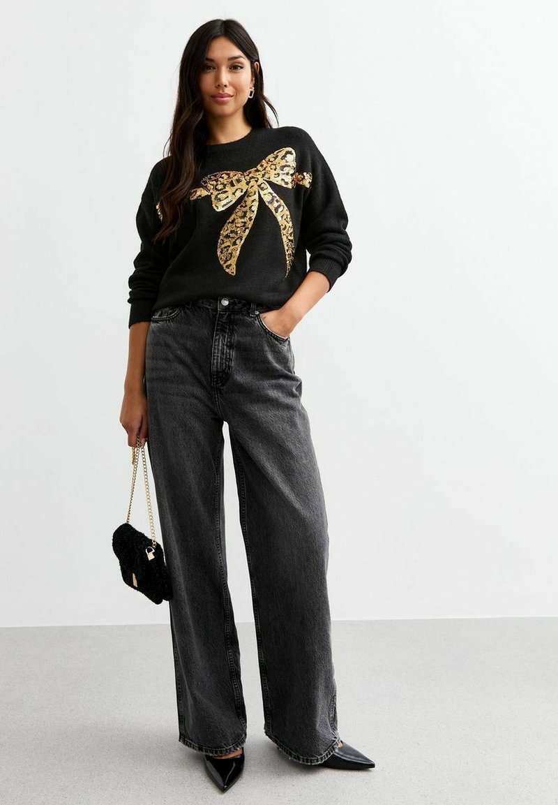 New Look CHRISTMAS LEOPARD BOW EMBELLISHED - Trui - black pattern/zwart ...