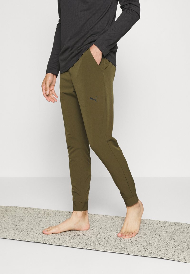 Puma STUDIO ULTRAMOVE - Nadrágok - deep olive/foltos olíva - Zalando.hu