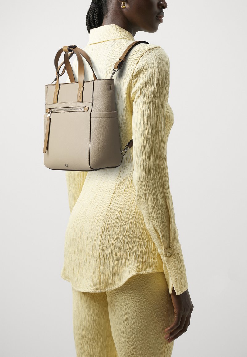 PARFOIS BACKPACK EARLYBIRD L - Rucksack - taupe - Zalando.ie