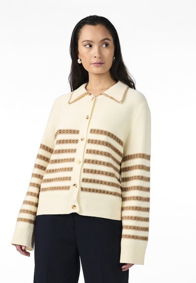 YAS YASFIMU - Neule - birch/luonnonvalkoinen - Zalando.fi