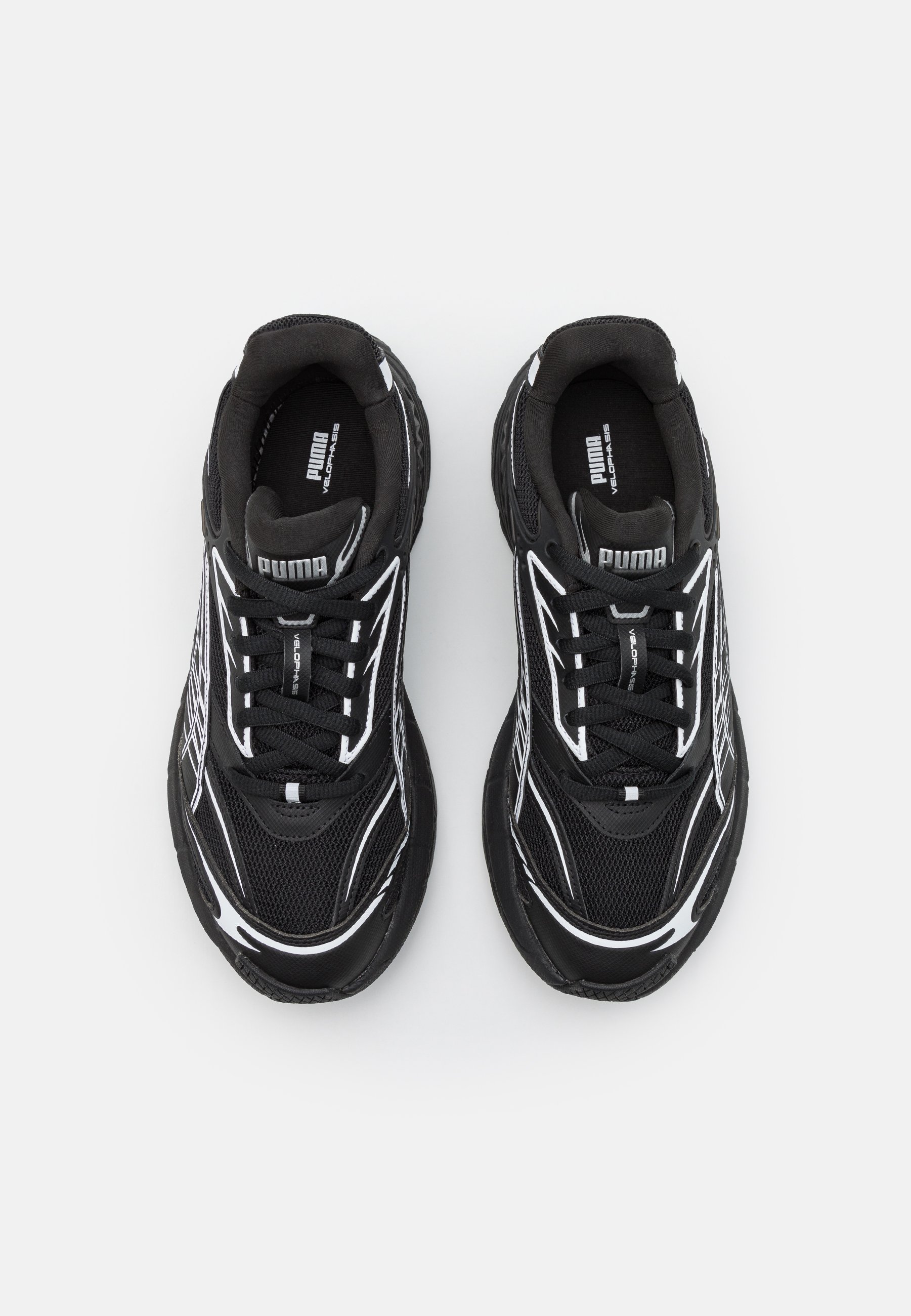 Black and silver pumas store