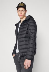 Pier One Lichte jas - black/zwart - Zalando.nl