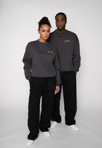 Multiply Apparel Sweatshirt - black soda washed/schwarz - Zalando.at